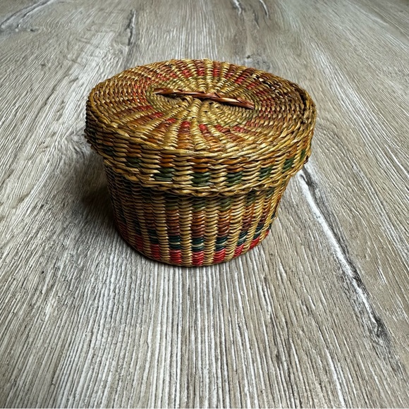 Storage & Organization | Vintage 25 Mini Handwoven Seagrass Baskets ...